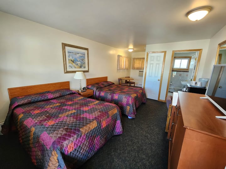2 Double Beds #27 - Erie, PA