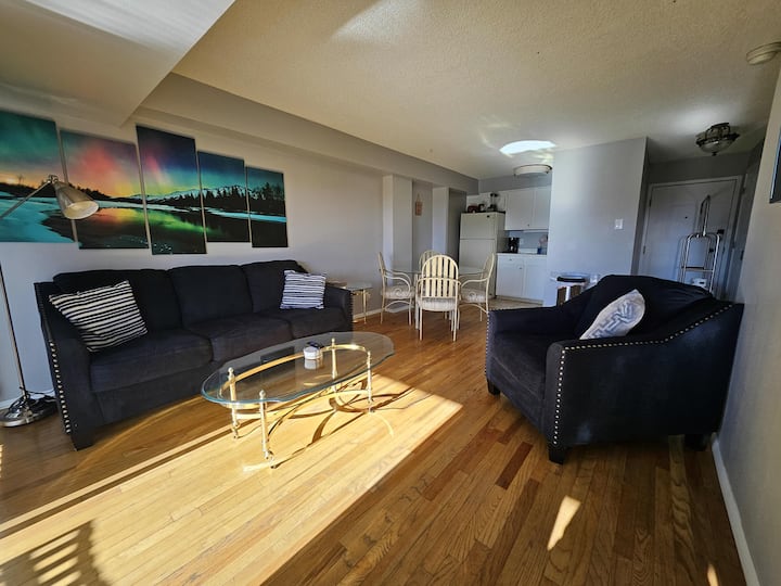 1 Bedroom Spotless Condo With King Bed! - Colorado Springs, CO