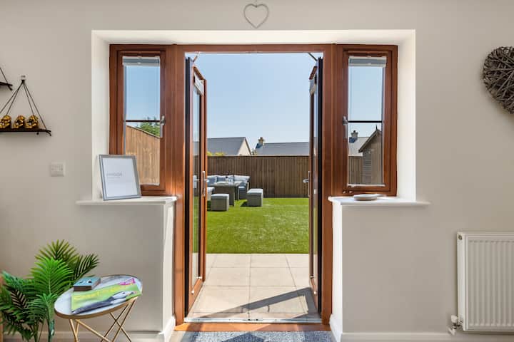 The Hygge - Modern Cottage, Central Location - Saundersfoot