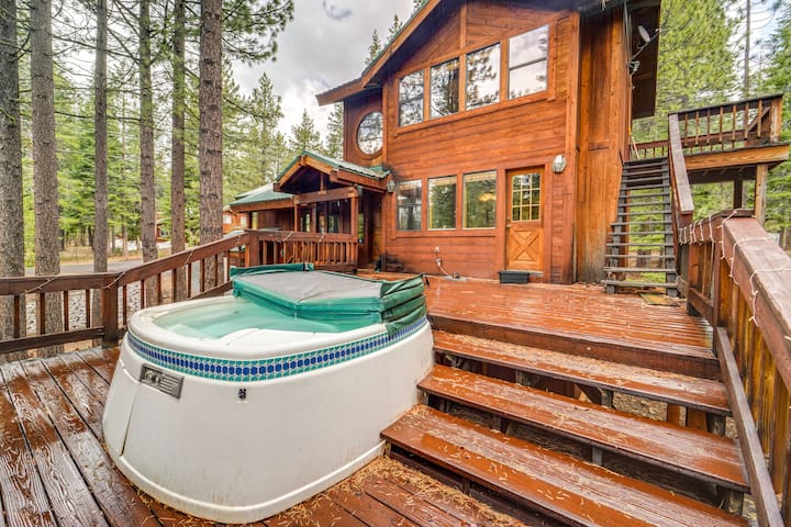 Deck W/ Hot Tub: Serene Cabin In Truckee - Truckee, CA