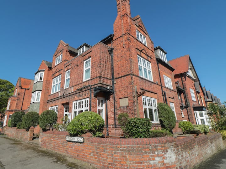 Lonsdale Villa - Scarborough
