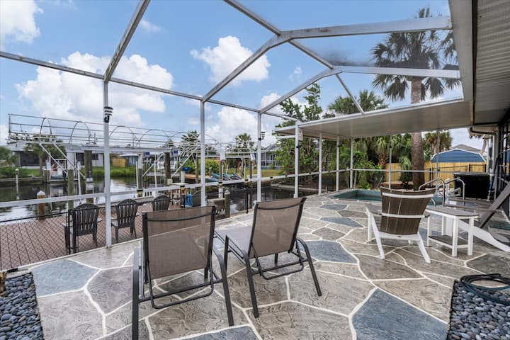 Port Charlotte Pool/canal 3 Bedroom Home - Port Charlotte, FL