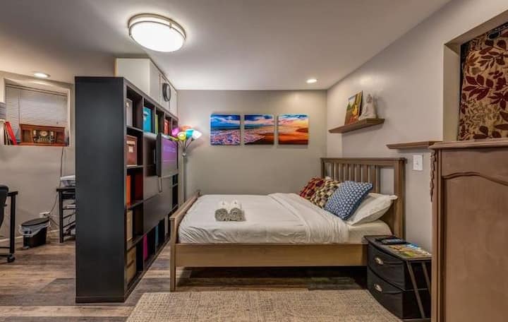 Near Uchicago & Metra | Hot Tub & Jacuzzi Escape - Washington Heights - Chicago