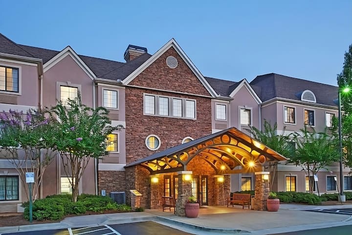 Modern 1br Suite With Free Breakfast, Pets Allowed - Johns Creek, GA