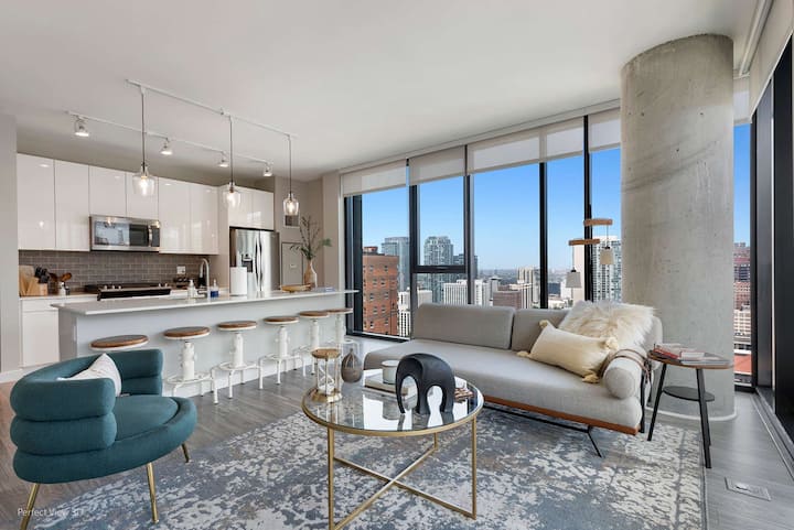 Gold Coast Gem: A 2br Sanctuary W/ Stunning Views - Chicago