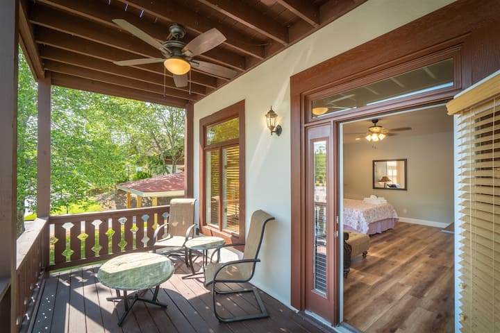 Alpine Village Condo B - Helen, GA