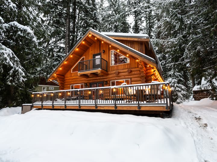 Cozy Family Cabin-game Room, Hot Tub, Near Mtbaker - Glacier, WA