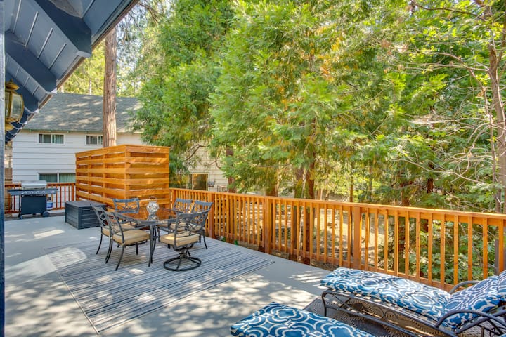 Steps To Lake Arrowhead: Cabin W/ Full Lake Access - Lake Arrowhead, CA