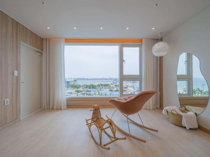 동해 바다를 눈 앞에서 즐길 수 있는 숙소 201개별풀빌라 - Gyeongju-si