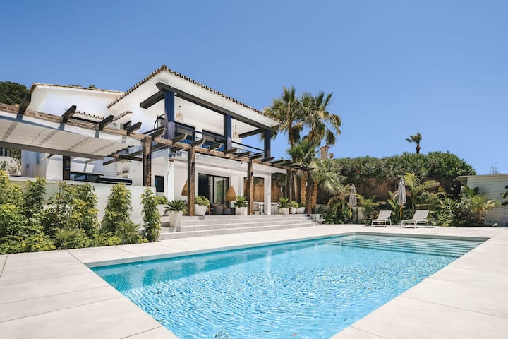 Villa Leona | Luxe Villa Jacuzzi Pool Nueva Andalu - Marbella
