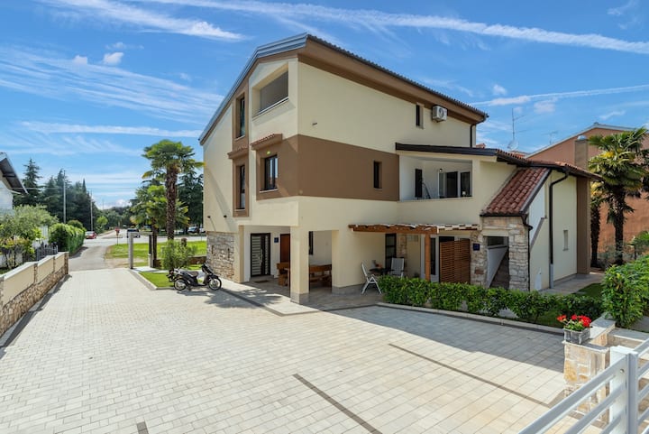 App Sandro With Pool - Two-bedroom With Terrace A1 - Poreč