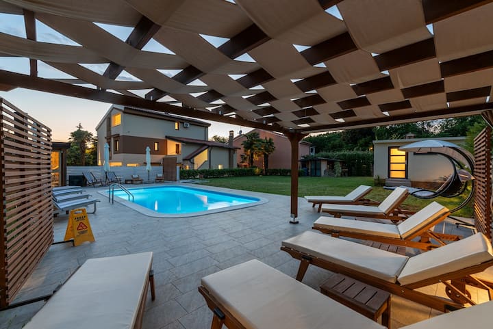 App Sandro With Pool - Three-bedroom With Balcony - Poreč