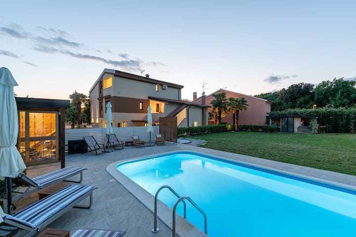 App Sandro With Pool - Three-bedroom/pool View A3 - Poreč