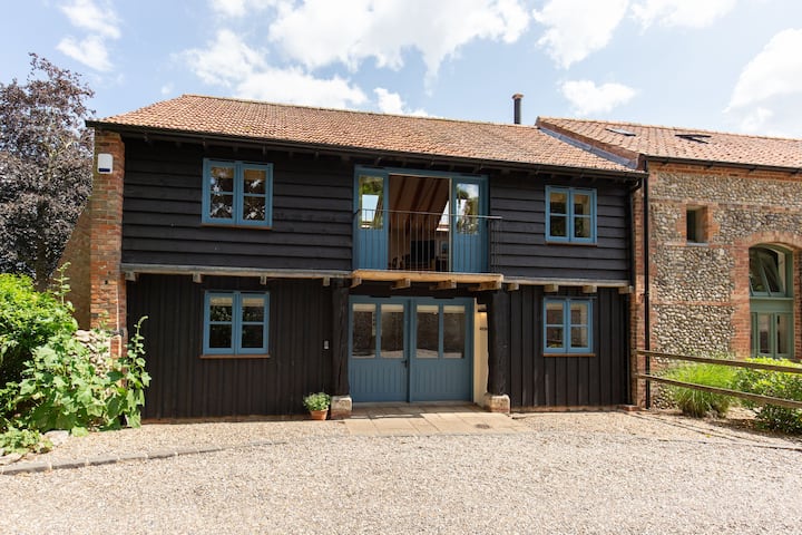 Owl Barn - Blakeney