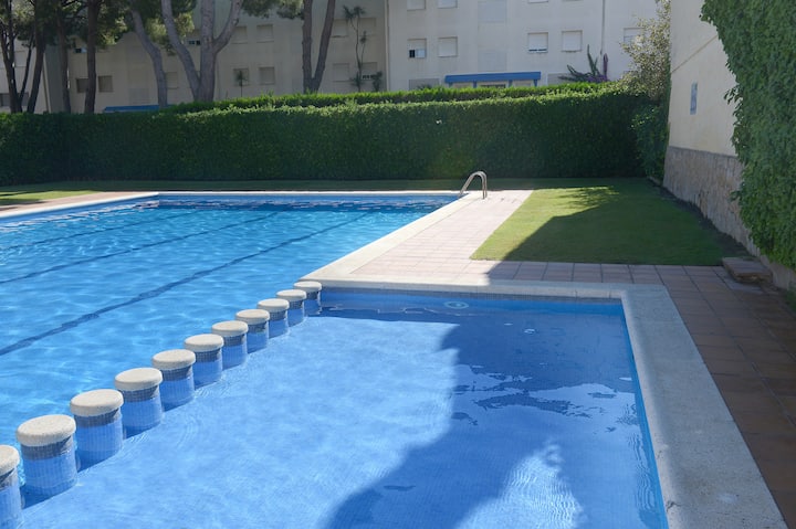 Iker: Appartement Au Rez-de-chaussée Avec Piscine - La Escala