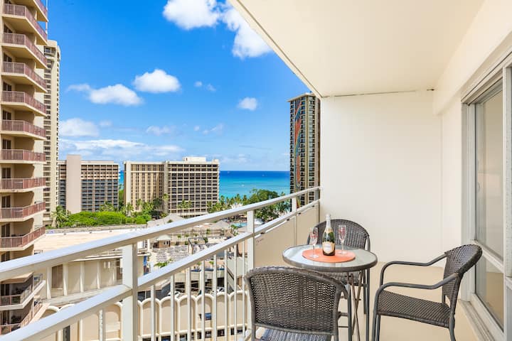 Ocean & City Views Family-friends Paradise Retreat - Honolulu, HI