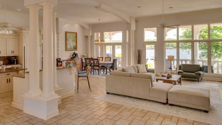 Beautiful Balboa Lake Home With Stunning View - Hot Springs Village, AR