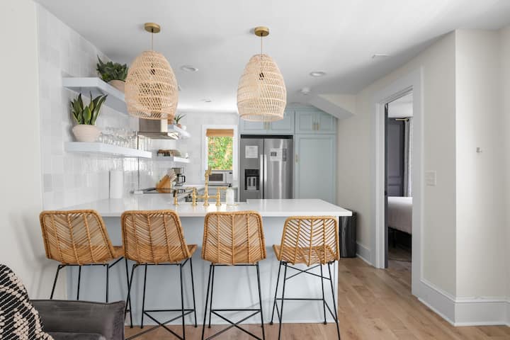 Beautiful Penthouse Condo Just Steps To King - Charleston, SC