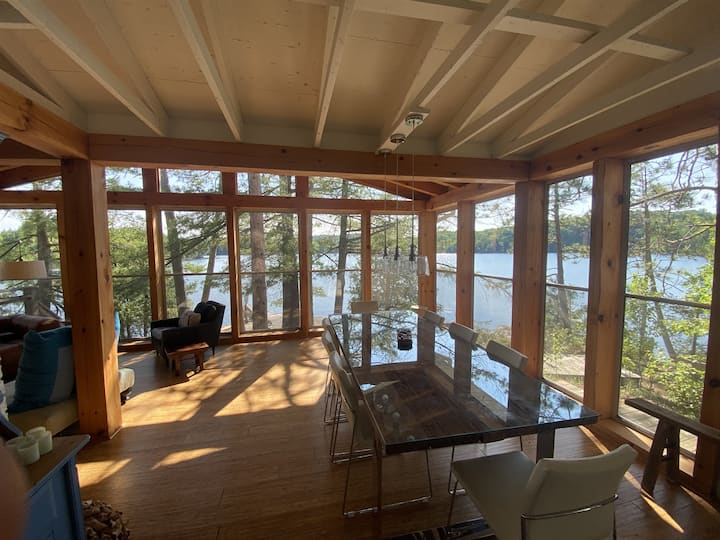 Waterfront Paradise On Private Point - Val-des-Monts