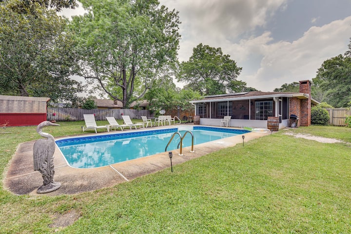Pet-friendly Fort Walton Beach Home W/ Pool - Fort Walton Beach, FL