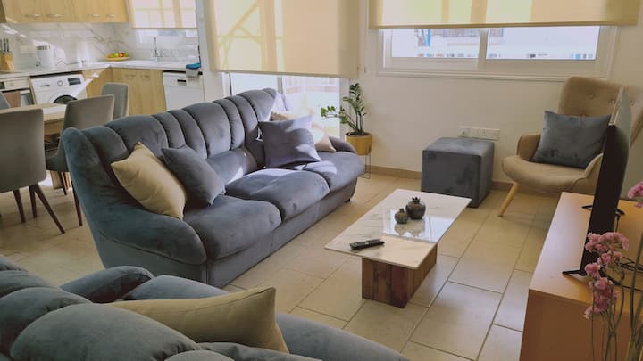 Stay: Mermaid's Cove | Spacious 3br Flat W/balcony - 리마솔