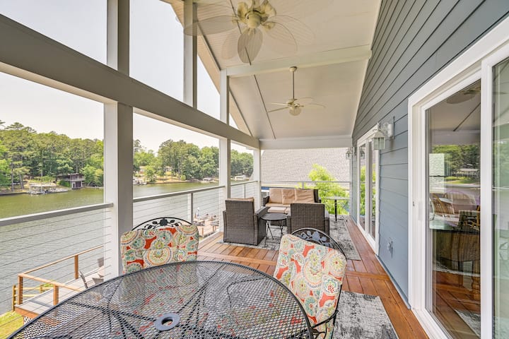 Waterfront Badin Lake Getaway: Boat Dock, Fire Pit - New London, NC
