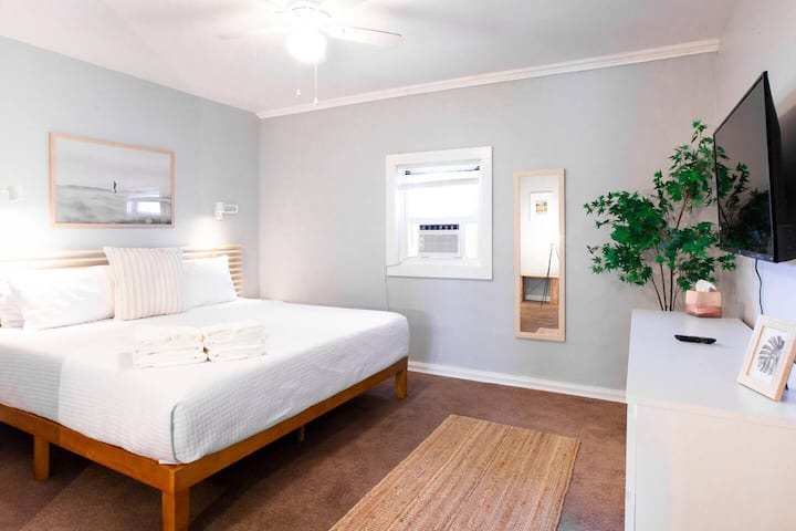 Beach Haven - Steps To Beach, Pier, & Restaurants - Kure Beach, NC