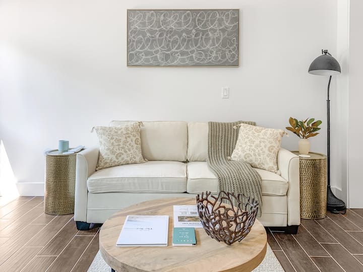 Baker's Acres: Tranquil Studio On View Property - Whidbey Island, WA