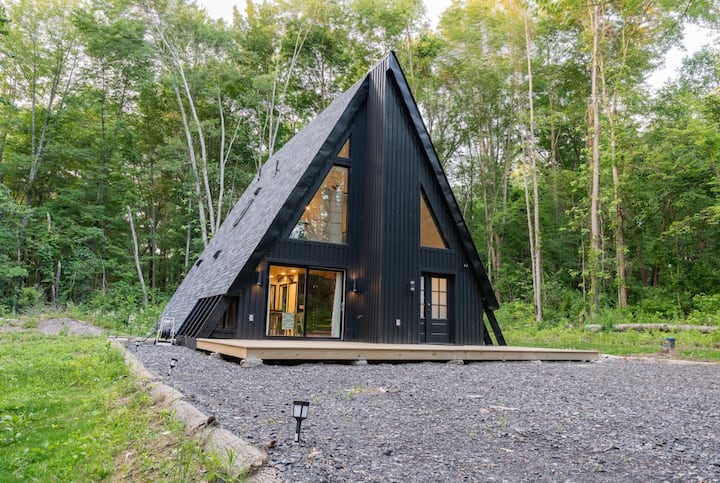 Ukihaus Hudson: Enchanting Hudson Valley A-frame - New Paltz, NY