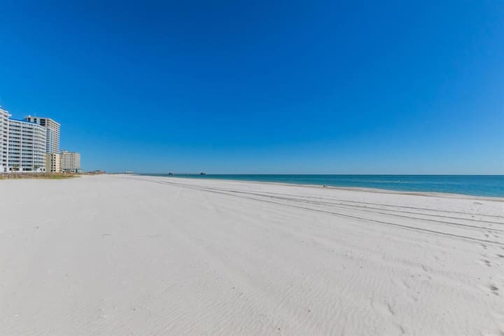Beach Front | Pool |New King & 2 Queens | Balcony - Gulf Shores, AL