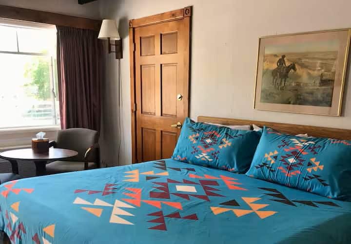 Apache Motel King Bed - Moab, UT