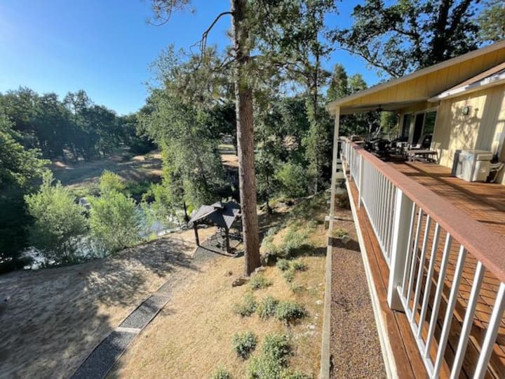 Creekside Dream - Dog Friendly/game Room/sleeps 12 - Yosemite National Park, CA