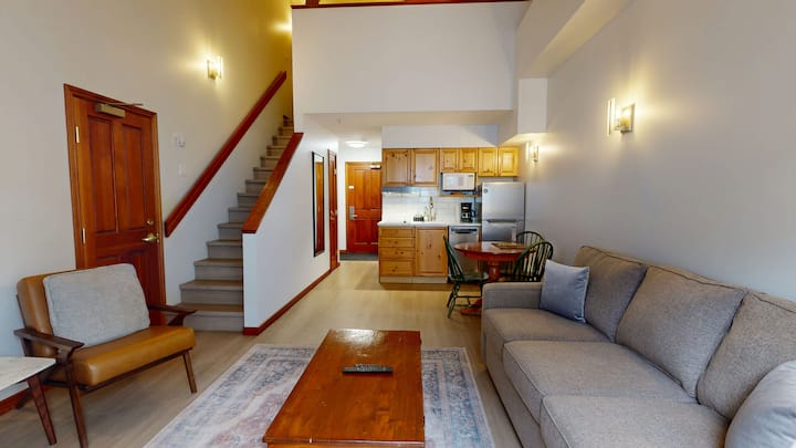 Hearthstone Lodge #226 - Sun Peaks