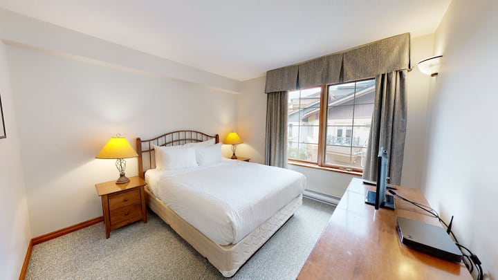 Hearthstone Lodge #318 - Sun Peaks