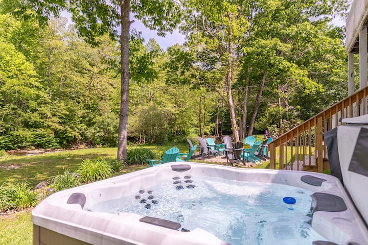 Riverwood @Mill Ridge -Hottub, Arcades, Pool, Pets - Sugar Mountain, NC