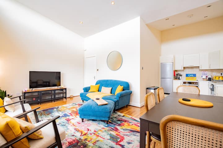 Serene Lake View Penthouse - Galway