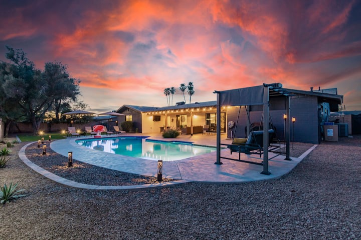 Heated Pool, Grassy Yard! Sleeps 12 - メサ, AZ