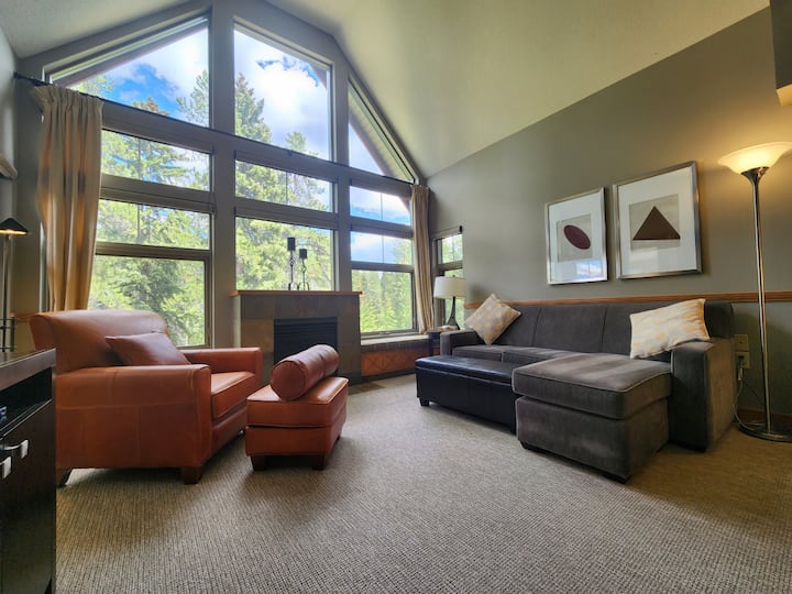 Emerald  View Penthouse - Pool & Hot Tub - Canmore