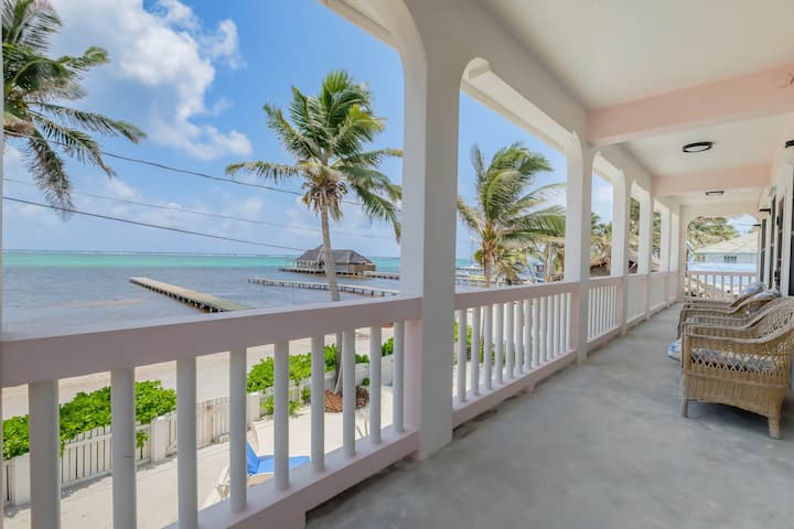 Sunrise Villa - Close To Town With Pool! - Belize