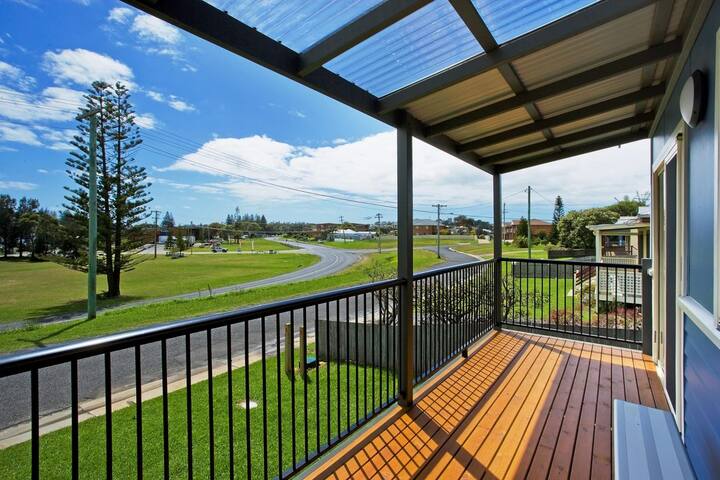 Seaview Beach House 6 - Wheelchair Accessible - Bermagui
