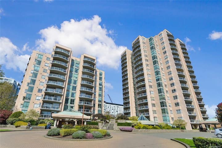 #129 Two Bedroom Condo, Downtown Victoria - Victoria