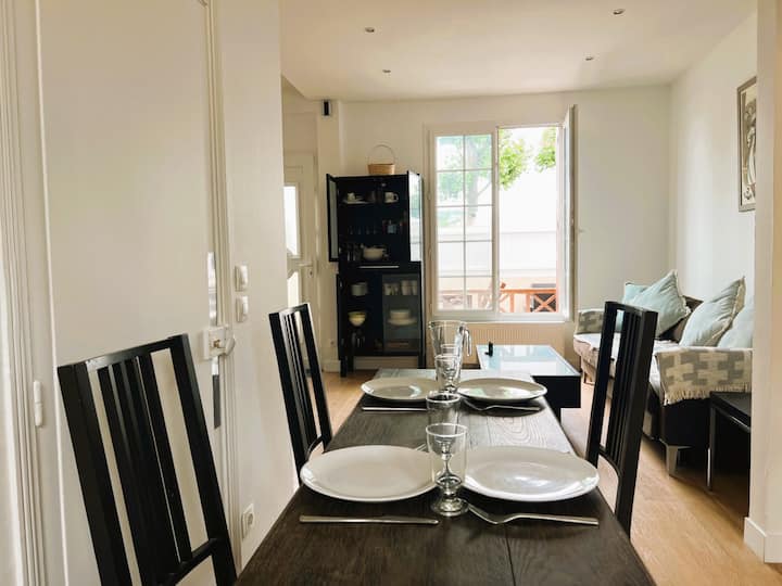 Maison De Ville Familiale Avec Sa Belle Terrasse - Deauville