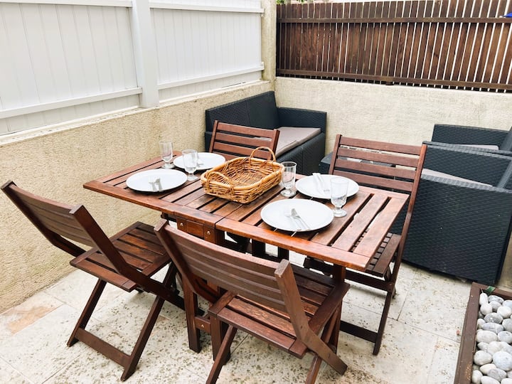 Maison De Ville Familiale Avec Sa Belle Terrasse - Deauville