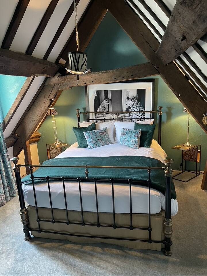 Standard Double Room @ The Kingsbury 7even / 8ight - Marlborough