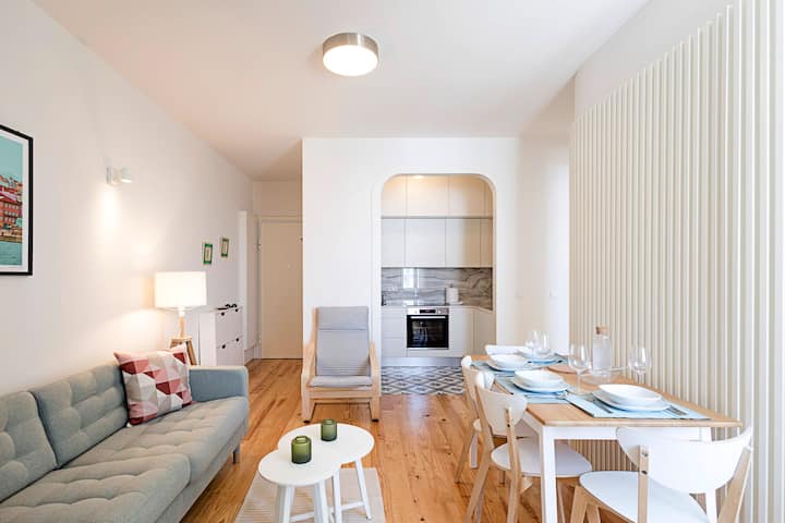 Cozy And Homely Getaway By Lovelystay - Porto