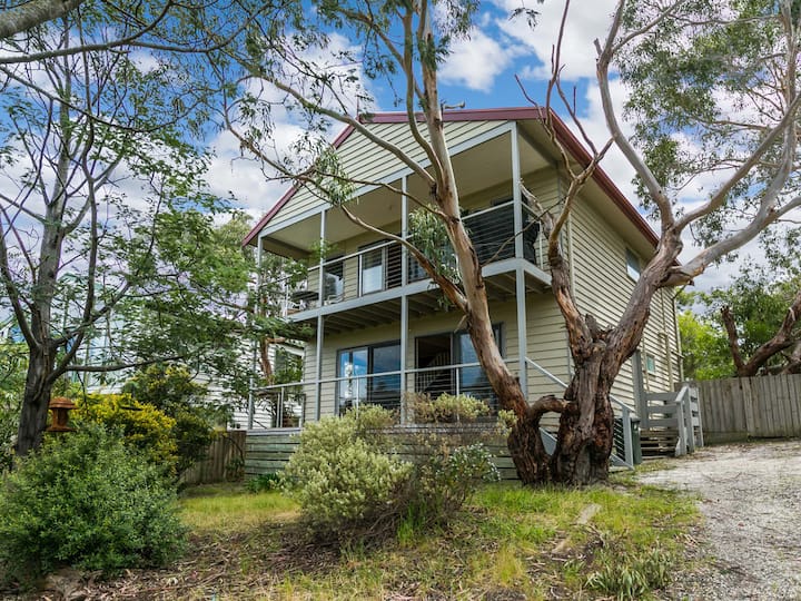 Two Story House With Ocean Views - Aireys Inlet