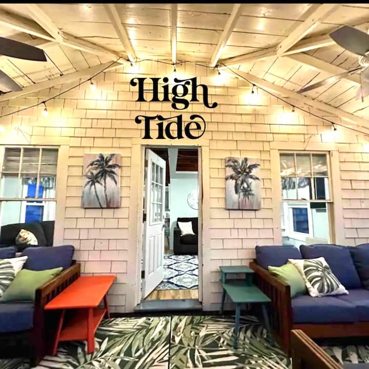 The High Tide At Hampton Beach - Hampton Beach, NH