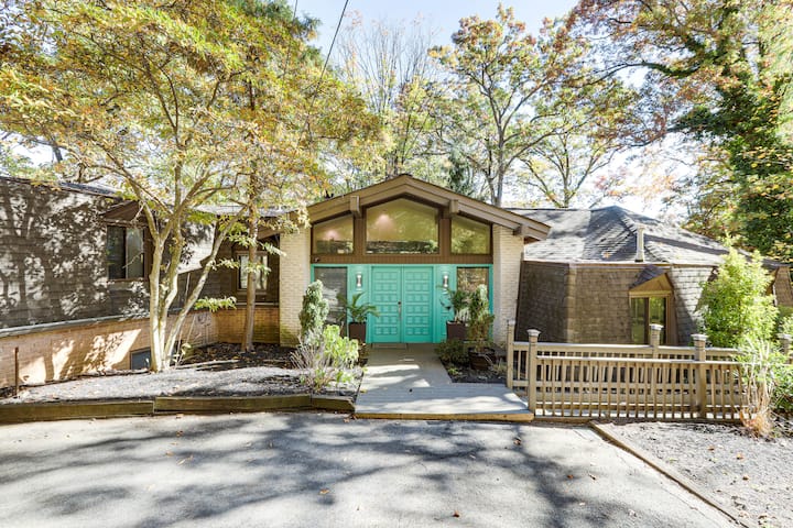 Spacious King Of Prussia Home W/ 2 Game Rooms - King of Prussia, PA