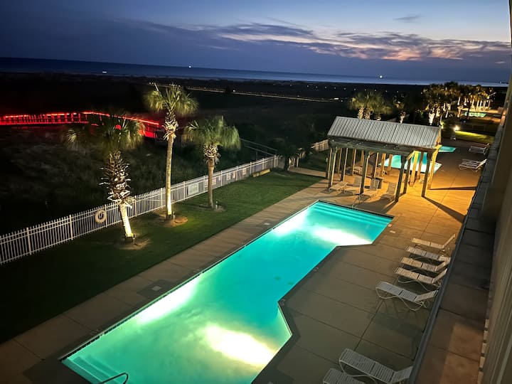 Beachfront Condo~heated Pool~turtles Nest, East - Hernando Beach, AL