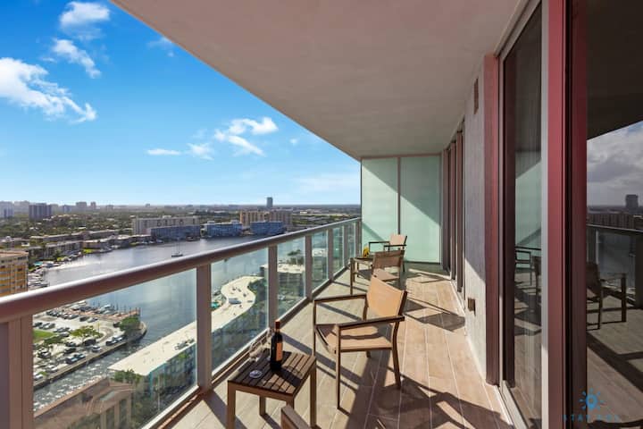 Infinite View| Balcony + Pool + Gym + Near Beach - Sunny Isles Beach